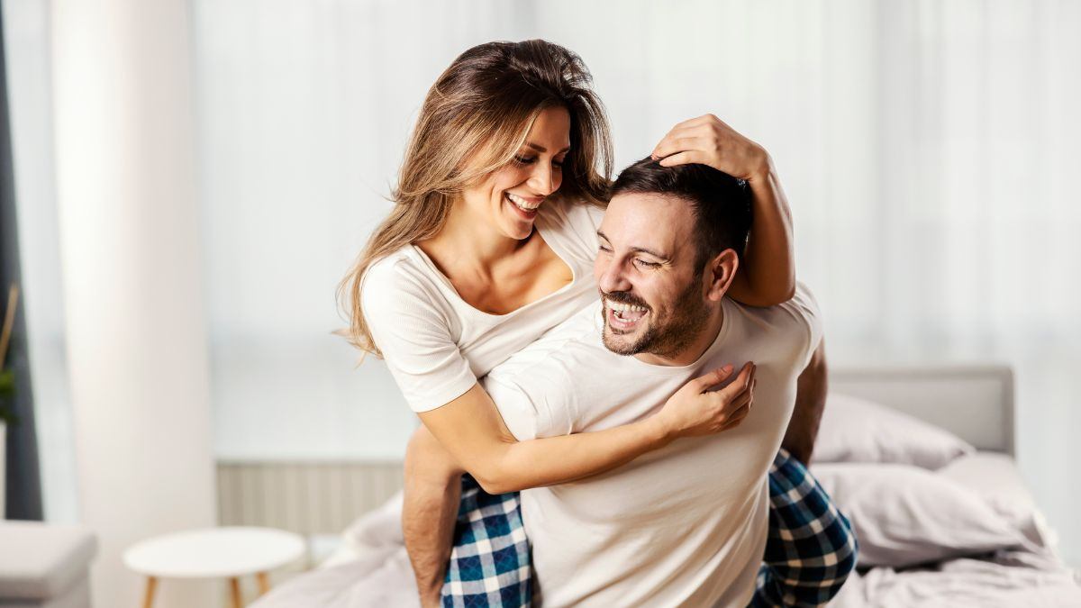Mariti ideali secondo l'astrologia: i 5 segni zodiacali che spiccano
